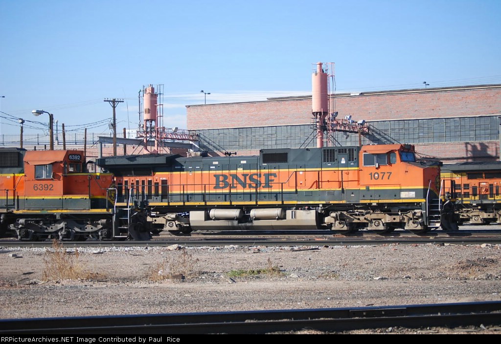 BNSF 1077